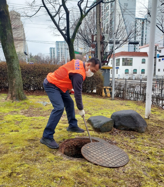 '모기 유충 박멸'청주시 해빙기 집중방역 나선다