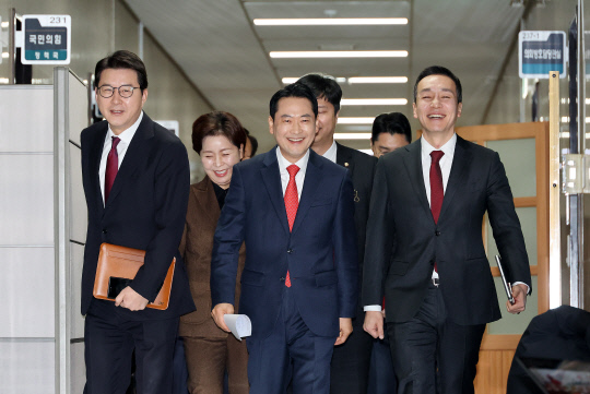 국힘, 윤리위 7명 구성안 의결…"위원 명단은 현재 비공개"