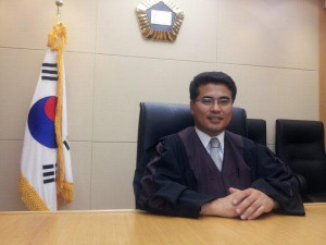 현역판사가 털어놓은 암울했던 과거